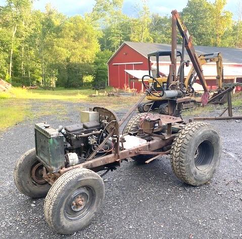 Doodlebug Tractor with Hydraulic Pump Driven Crane Farm Equipment